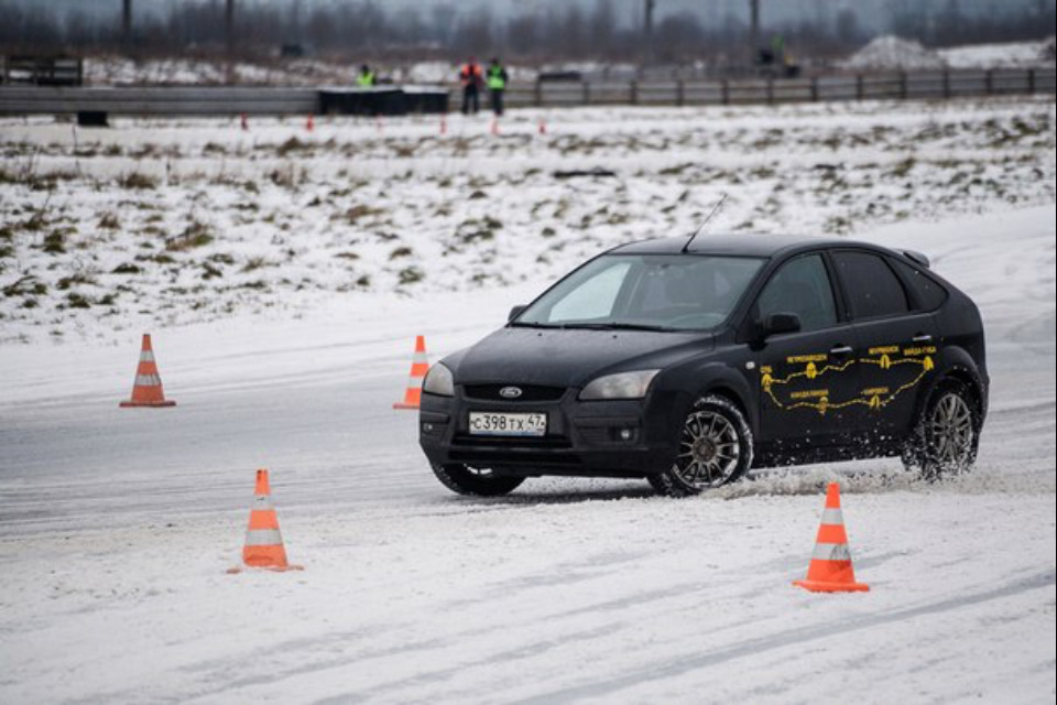 Зимний ралли-спринт СПб Автодром Шушары — Ford Focus Hatchback II, 2 л ...