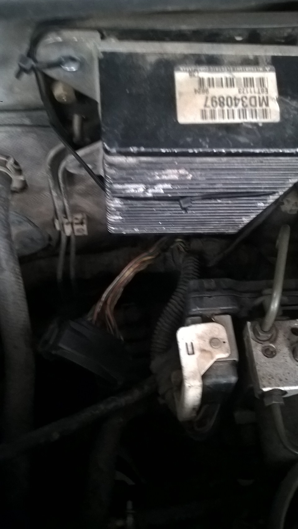 MD340897 Блок управления впрыском E8T11171 Mitsubishi Carisma 1.8 16V ...