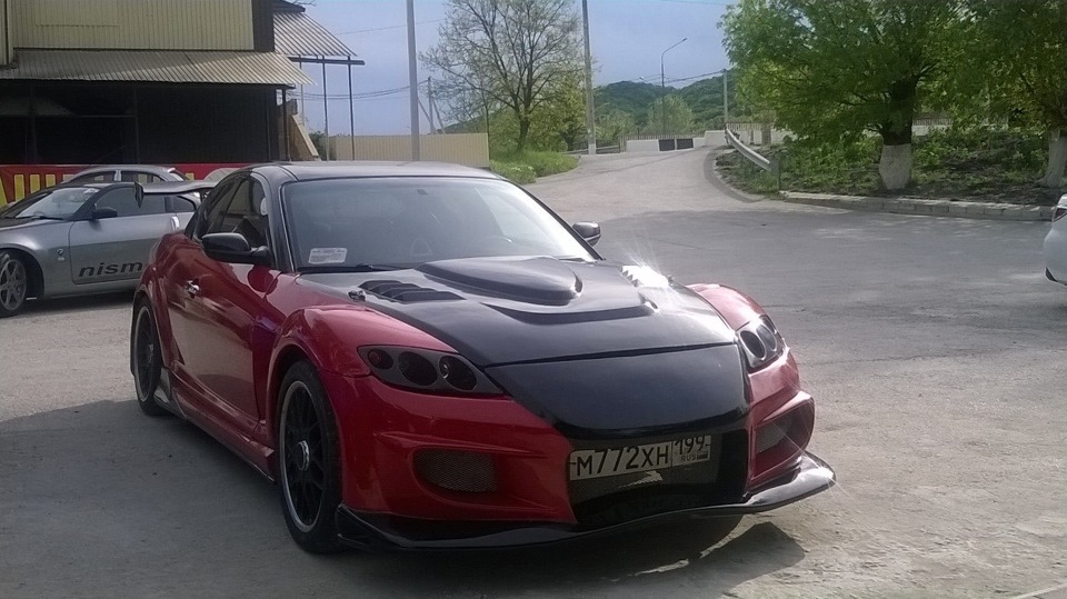 Установленный обвес VeilSide D1, колесные диски BBS и спойлер GTC-500 ...