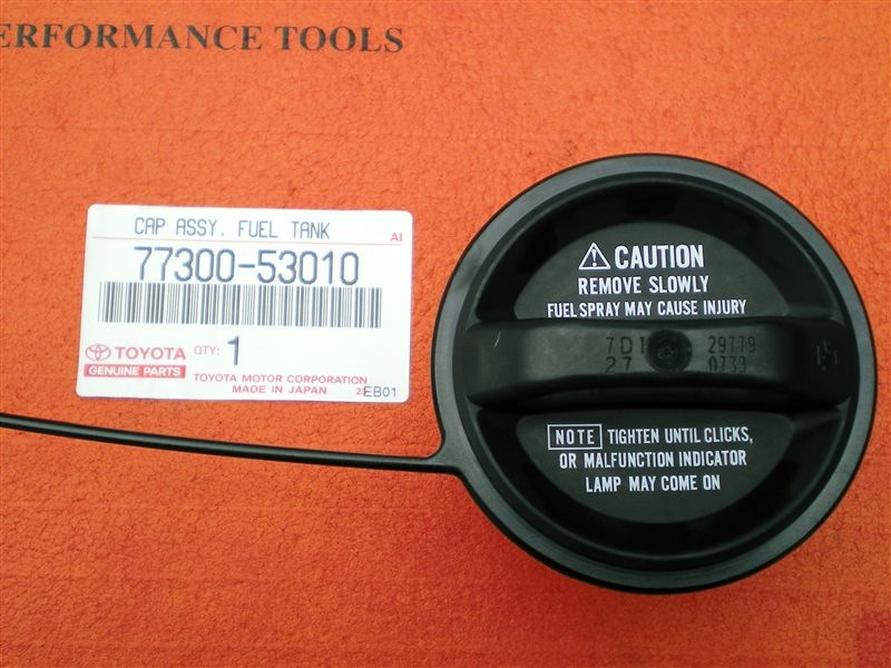 Крышка бензобака 77300-53010 — Toyota ist (1G), 1,5 л, 2002 года ...