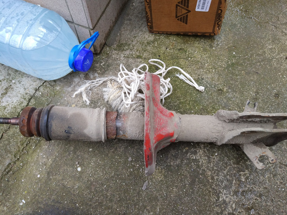 Замена амортов. — Mitsubishi Carisma, 1,6 л, 2003 года | запчасти | DRIVE2