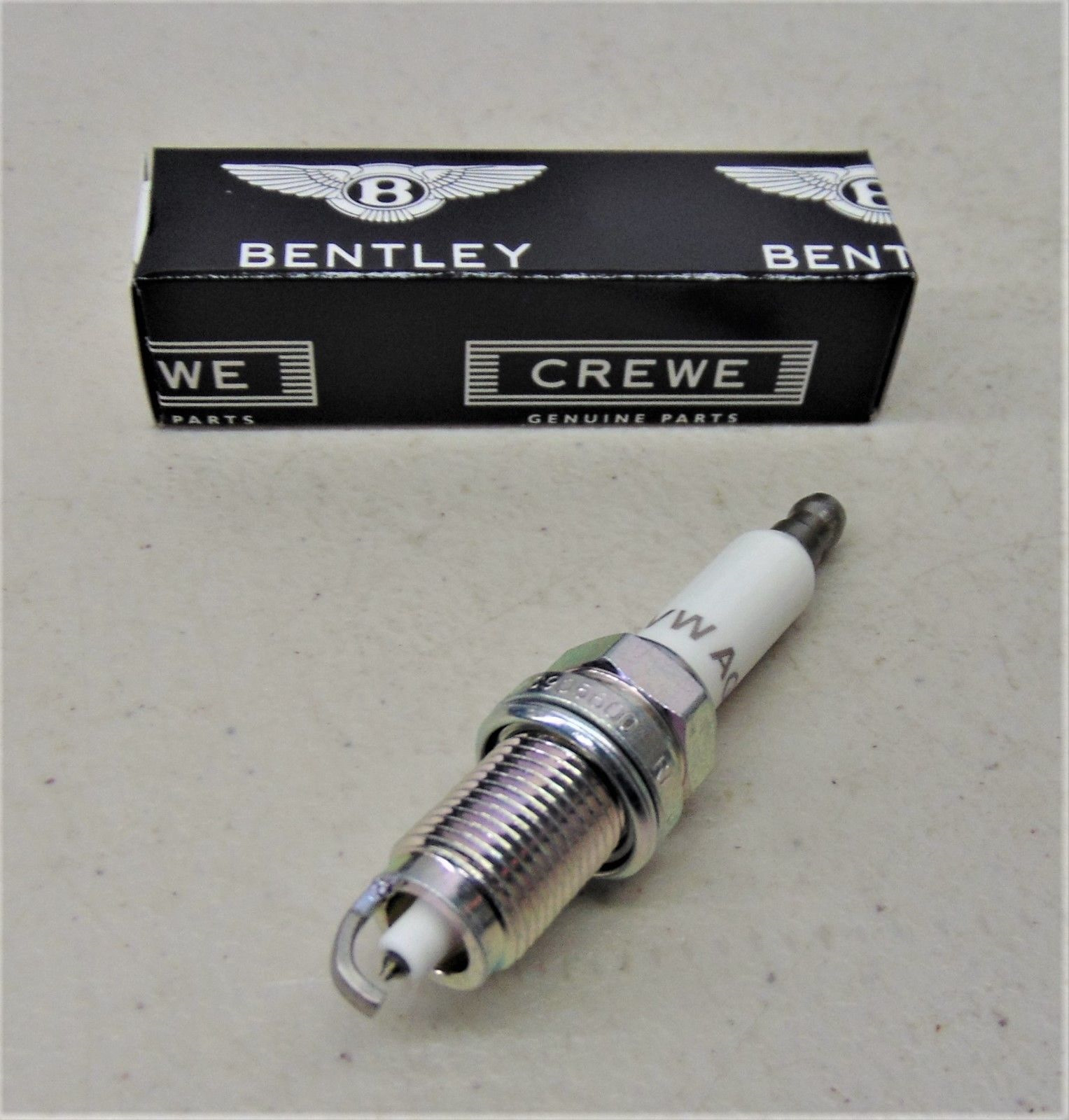 Свеча системы зажигания | Bentley Mulsanne RH13439, UE73739, 07V905600 ...