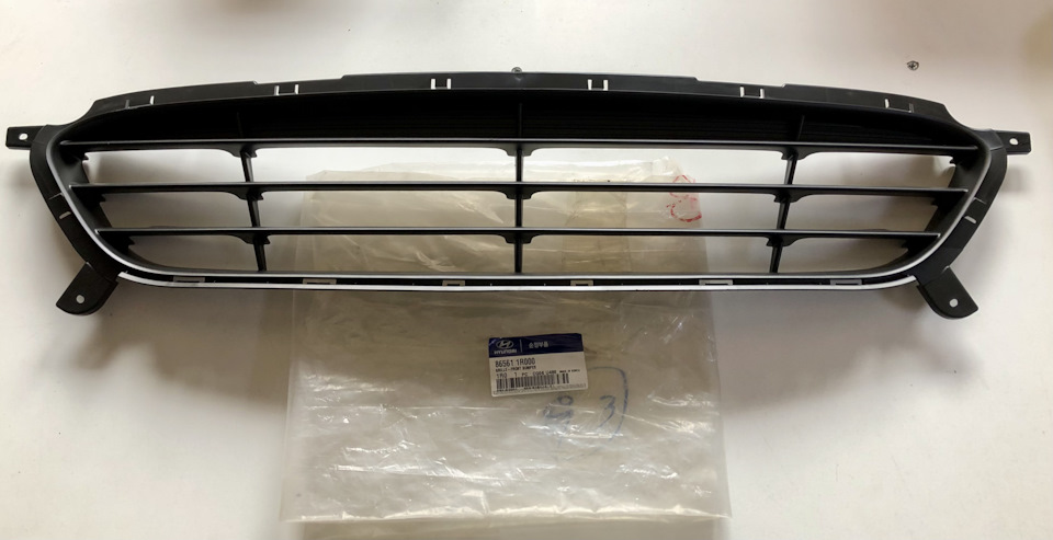 Решетка переднего бампера нижняя Hyundai Solaris на Hyundai Accent (4G ...