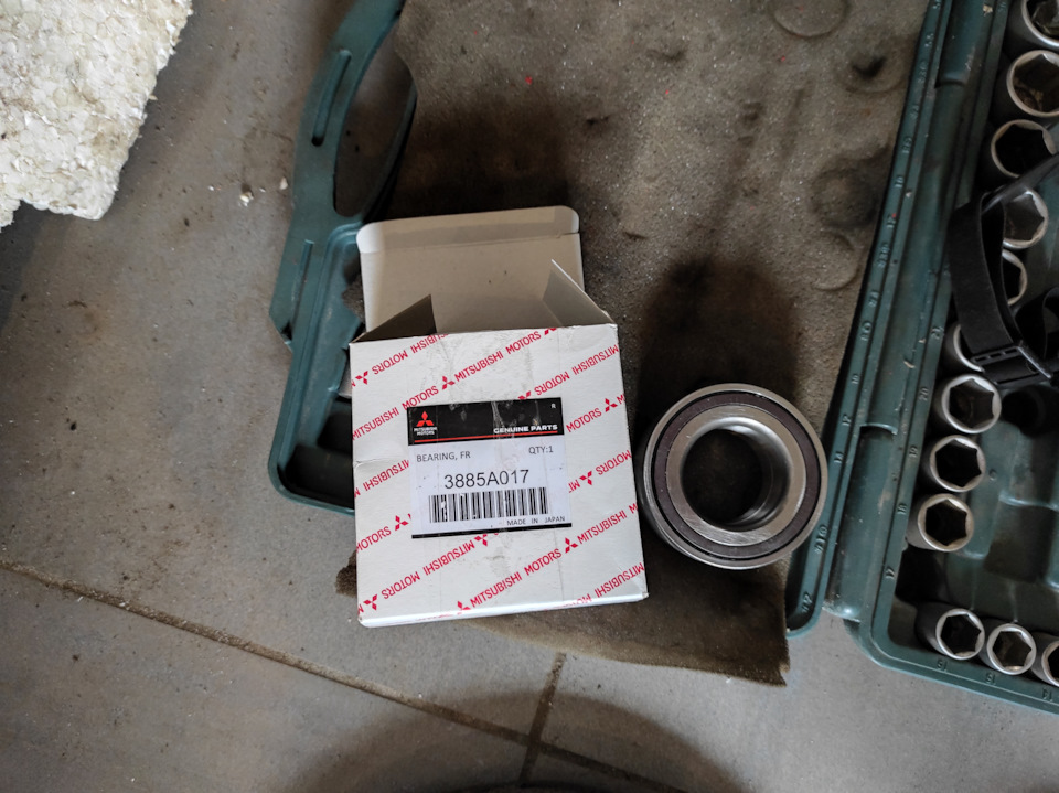 Замена левого переднего ступичного подшипника — Mitsubishi Outlander XL ...