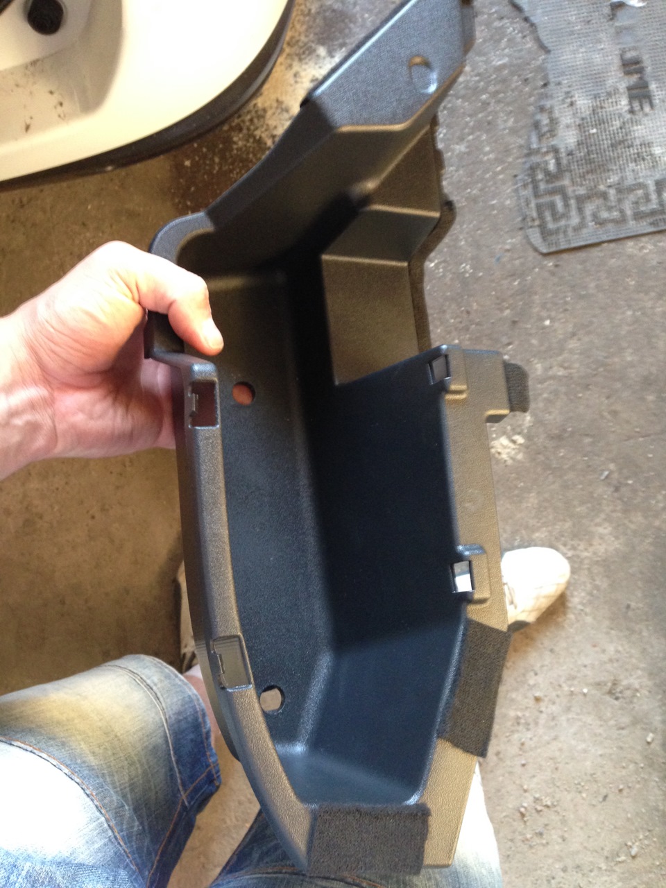 Обклейка маделином пластика багажника и части торпеды — Nissan Wingroad ...