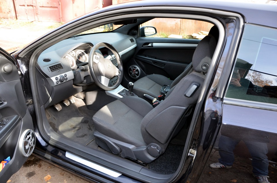 Продана Машина Opel Astra GTC 2.0 Turbo — Opel Astra H GTC, 2 л, 2008 ...