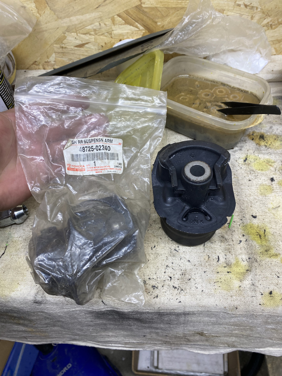 Задние сайленты — Toyota Corolla (120), 1,6 л, 2003 года | плановое ТО ...