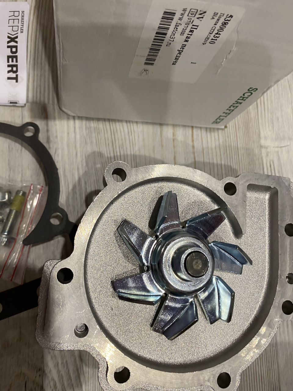 538004310 Водяной насос для охлаждения двигателя INA | Запчасти на DRIVE2