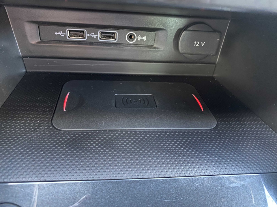 Установка беспроводной зарядки — Volkswagen Tiguan (2G), 1,4 л, 2019 ...