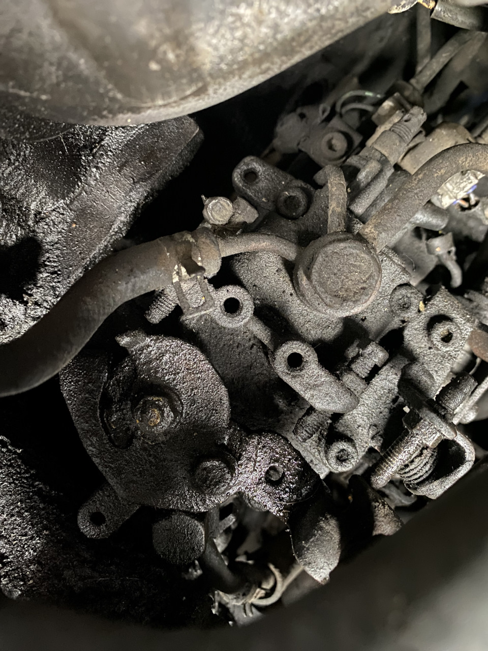 Течь ТНВД — Toyota Grand HiAce, 2,4 л, 1999 года | поломка | DRIVE2