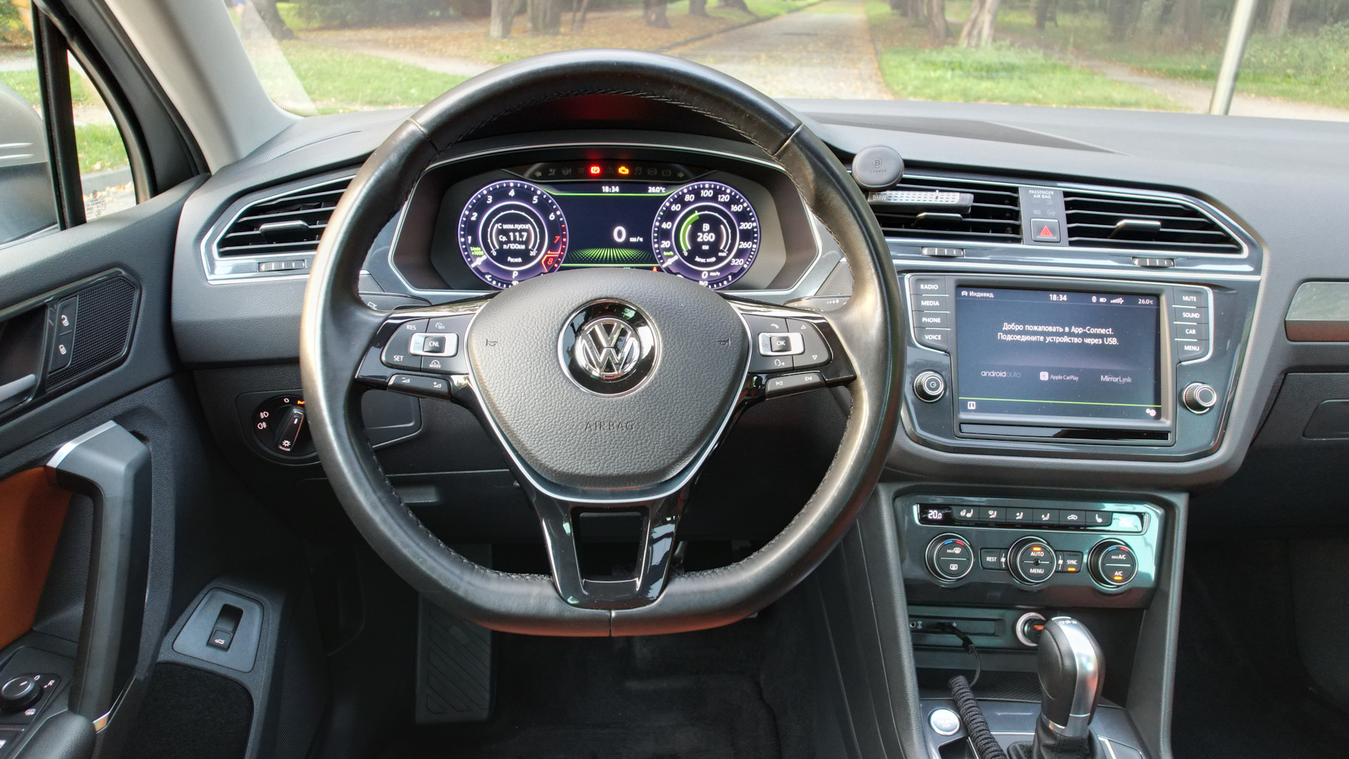 Volkswagen Tiguan (2G) 2.0 бензиновый 2017 | Tungsten Silver Highline ...