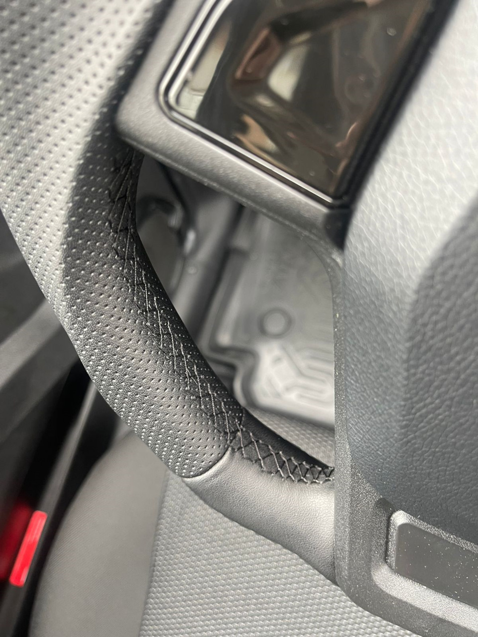 Руль Барс анатомический — Lada 4x4 3D, 1,7 л, 2024 года | аксессуары ...