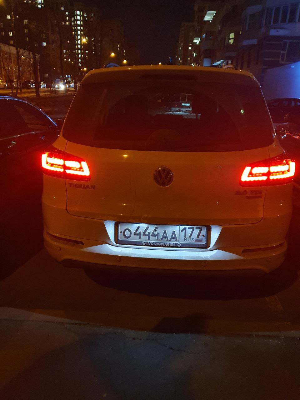 Задние led фонари + подсветка номера — Volkswagen Tiguan (1G), 2 л ...