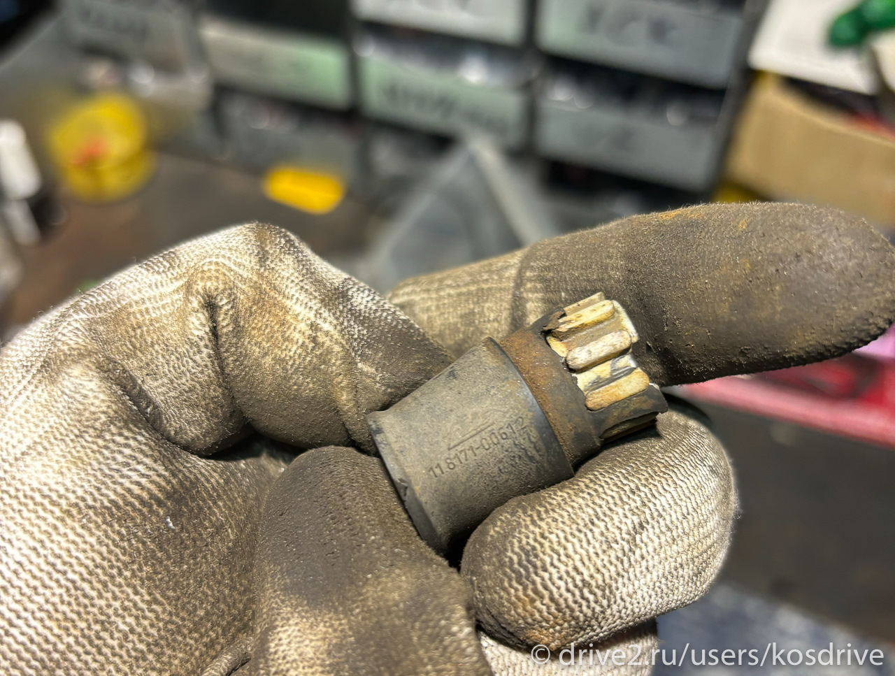 Писк передних колодок: втулки направляющих — Volvo S80 (2G), 2,5 л ...