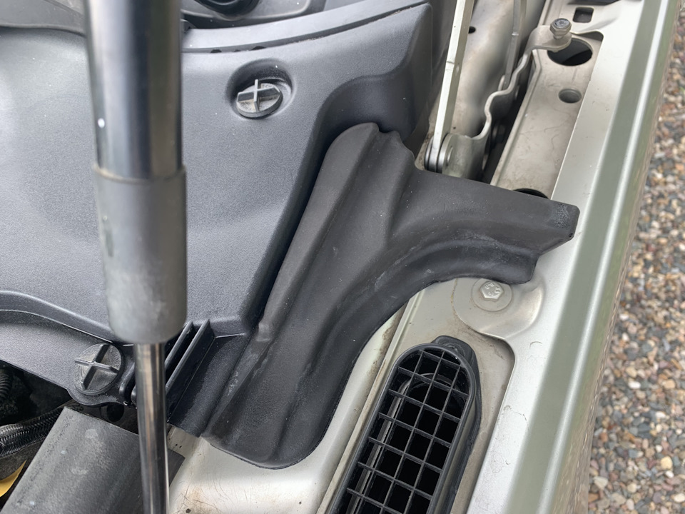 LR084527 Изолятор Jaguar Land Rover | Запчасти на DRIVE2