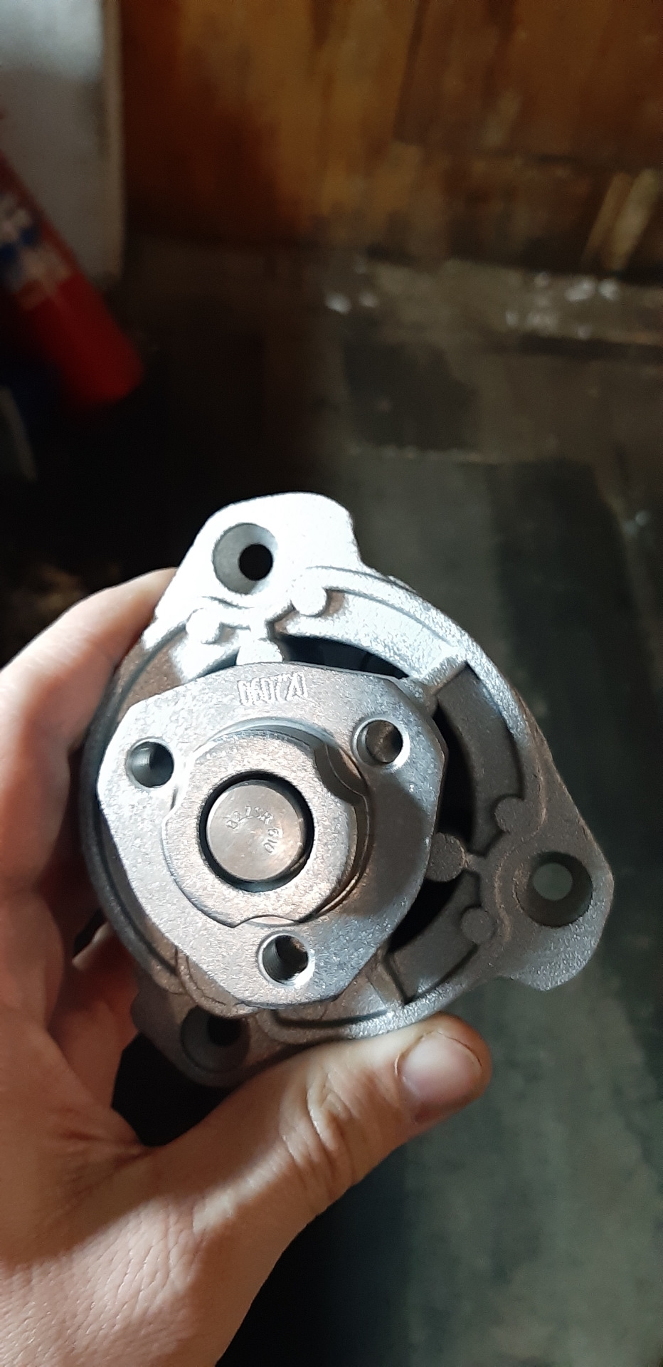 Замена помпы AXZ — Volkswagen Passat Variant (B6), 3,2 л, 2006 года ...