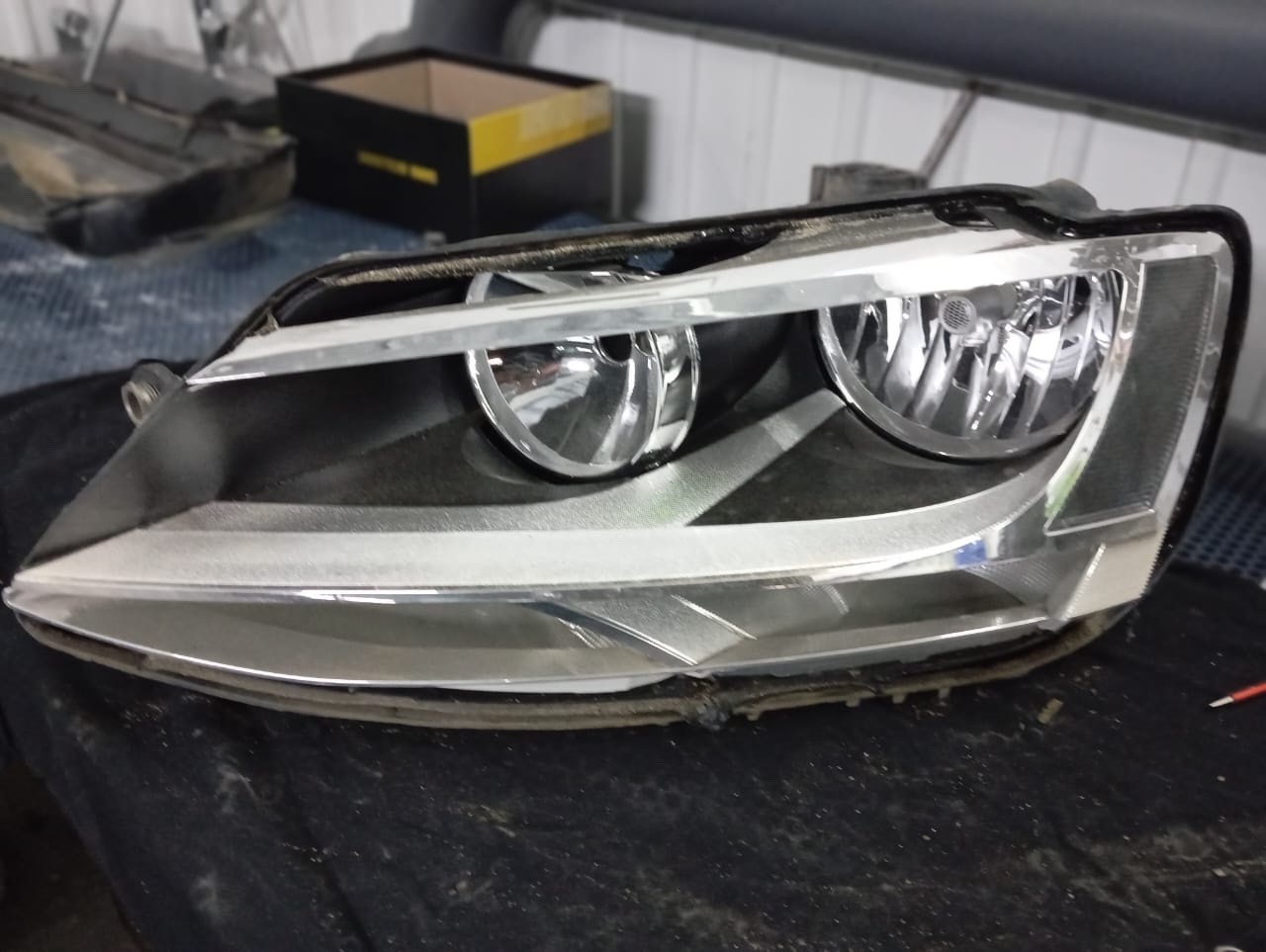 Установка линз в галогеновые фары Jetta 6 рест — Volkswagen Jetta VI, 1 ...