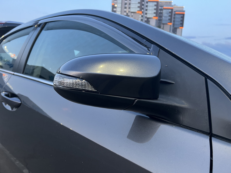 Замена повторителя правого зеркала — Toyota Corolla (160), 1,3 л, 2014 ...