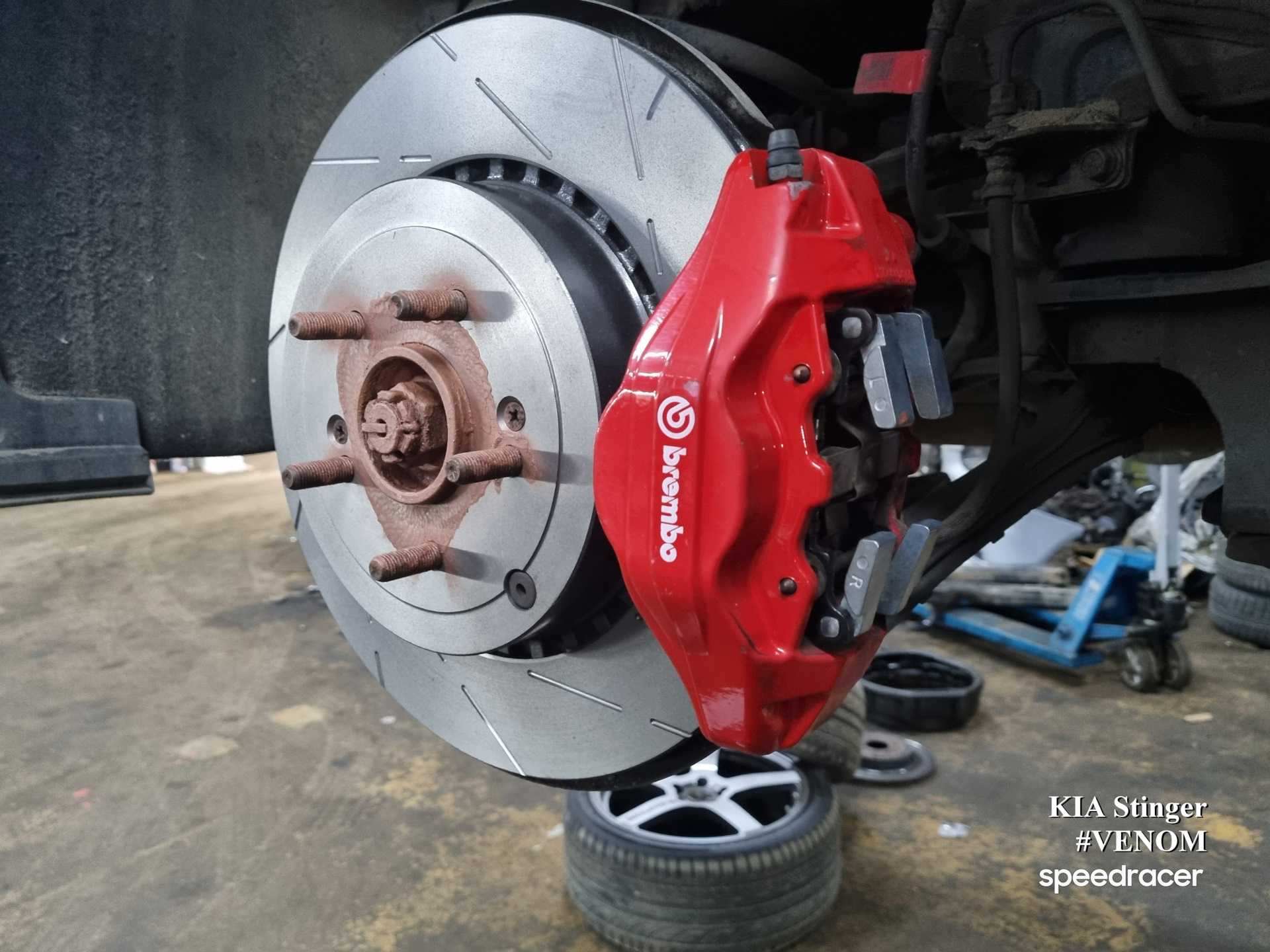 Замена задних тормозных дисков и колодок на KIA Stinger с тормозами BREMBO 3.3. Сравнение ...