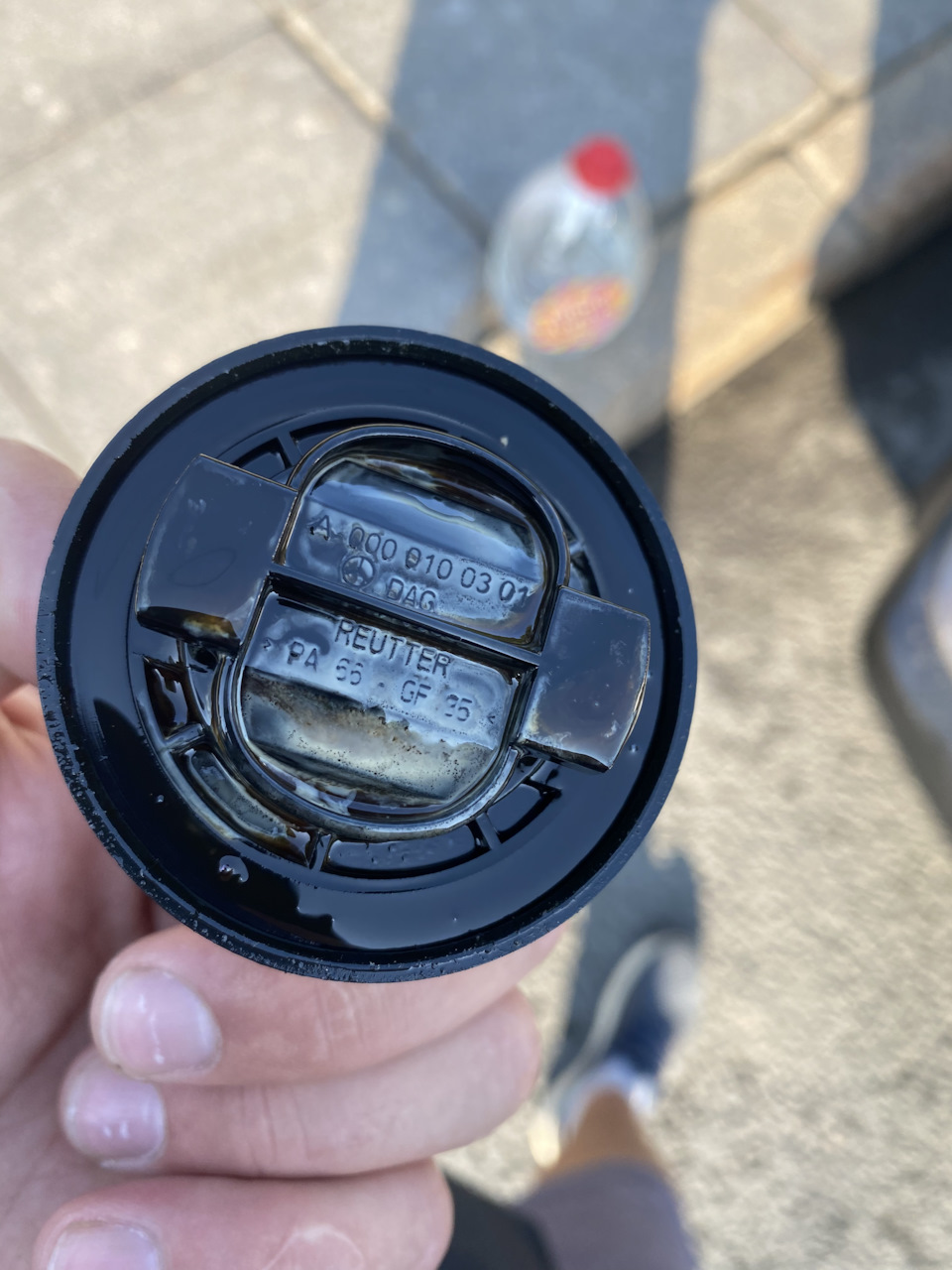 A0000100301 Крышка маслозаливной горловины MERCEDES | Запчасти на DRIVE2