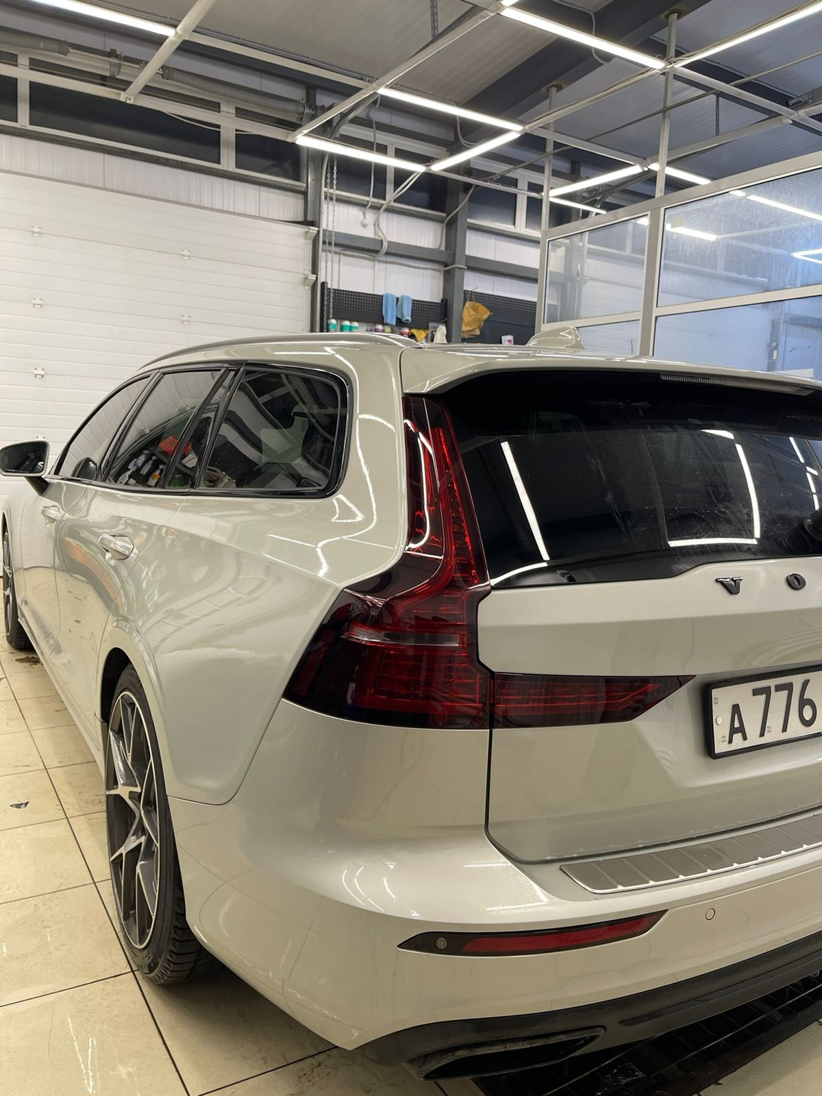 Притонировал задние фонари — Volvo V60 (2G), 2 л, 2019 года | тюнинг ...