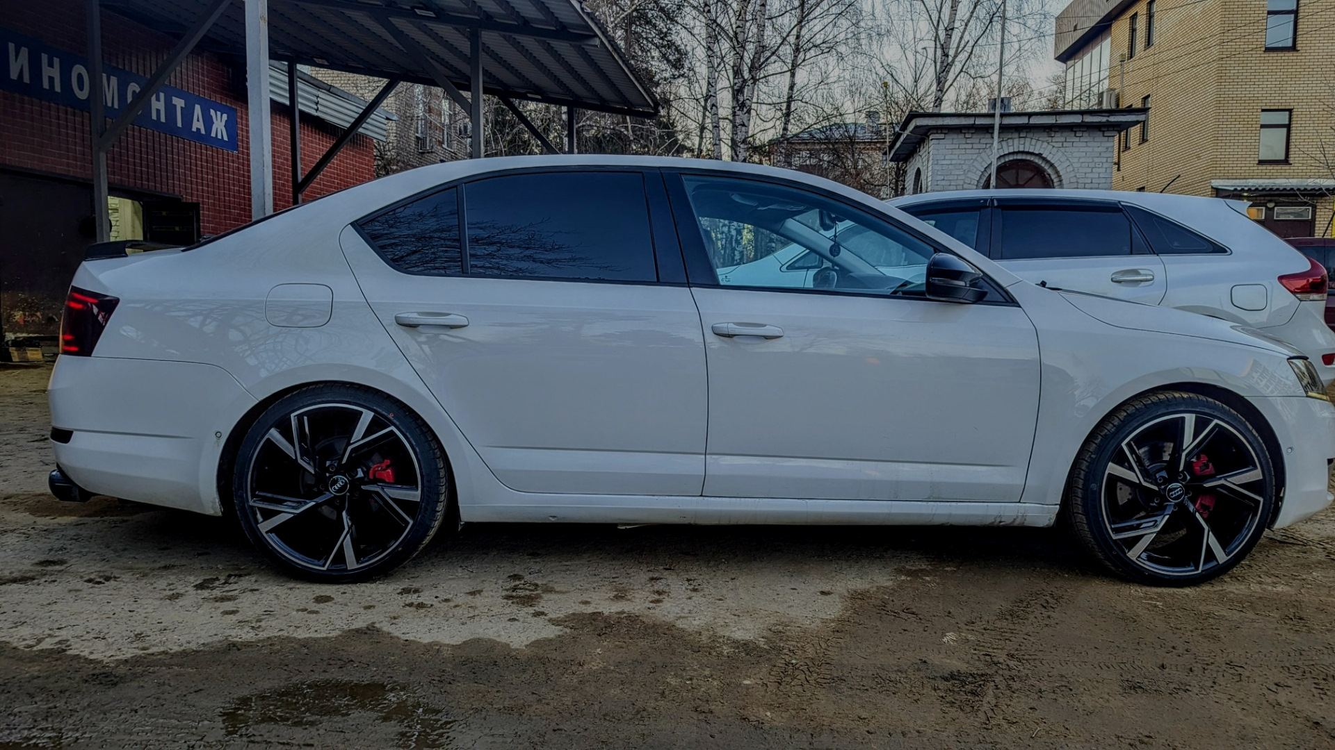 R19 на Octavia A7, имеет место быть, причем очень даже — Skoda Octavia A7 Mk3, 1,8 л, 2014 года ...