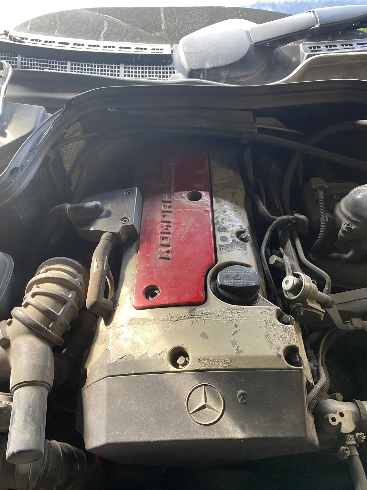 Покраска крышки клапанов (защита катушек) — Mercedes-Benz CLK (W208), 2 ...