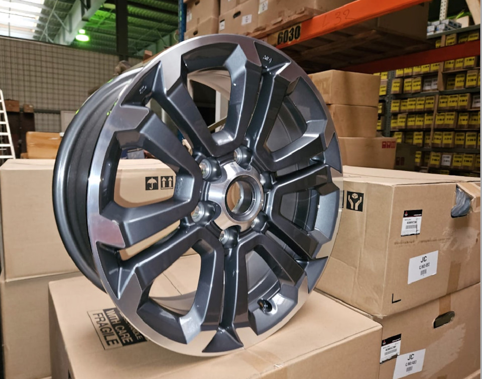 Литые диски Mitsubishi 7,5Jx18 ET38 6x139,7 на Mitsubishi L200 (5G ...