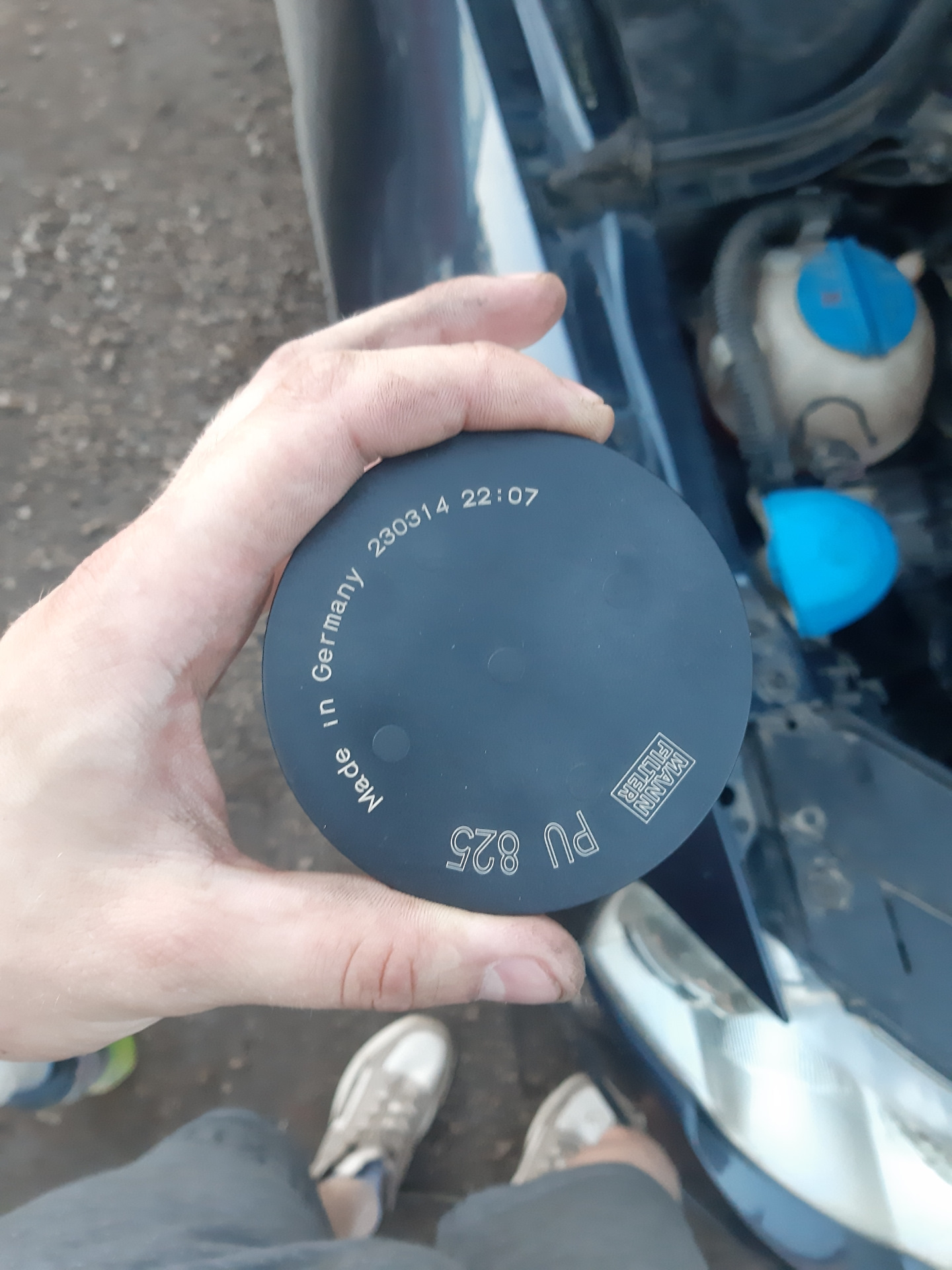 Замена топливного фильтра — Volkswagen Passat B6, 2 л, 2008 года ...