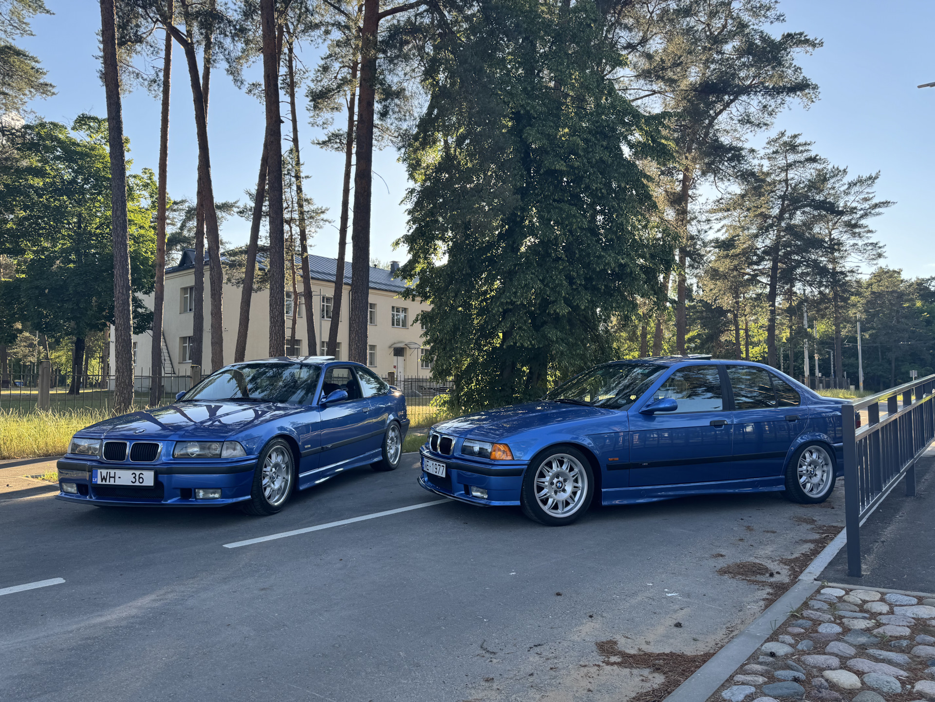 Видео. Estoril blau купе и седан. — BMW M3 (E36), 3,2 л, 1999 года | видео | DRIVE2