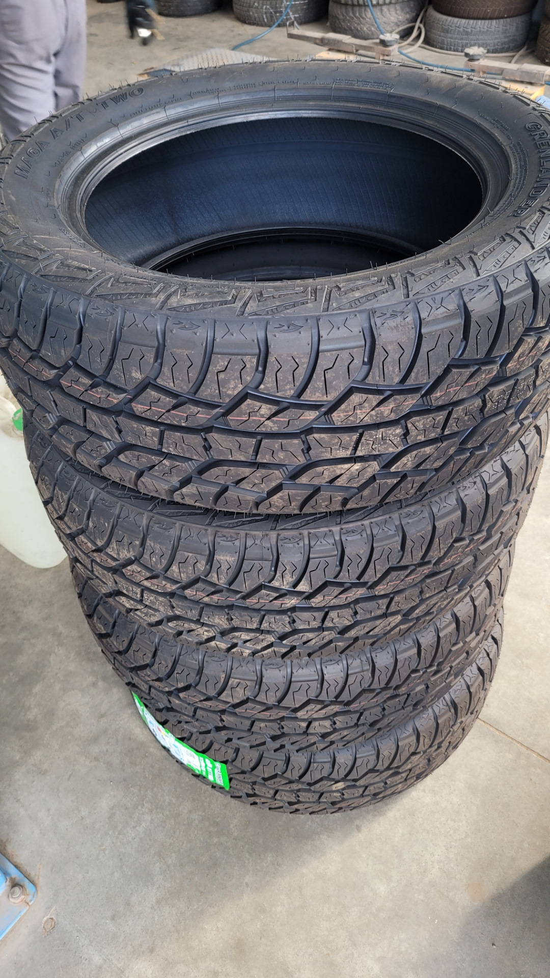 Че купил ) — Chevrolet Tahoe (GMT900), 5,3 л, 2008 года | шины | DRIVE2