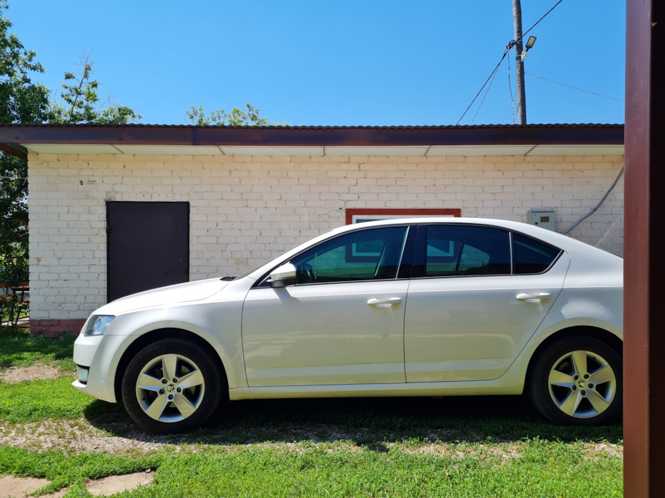 Sun control nr green 50 передний полукруг — Skoda Octavia A7 Mk3, 1,4 л ...