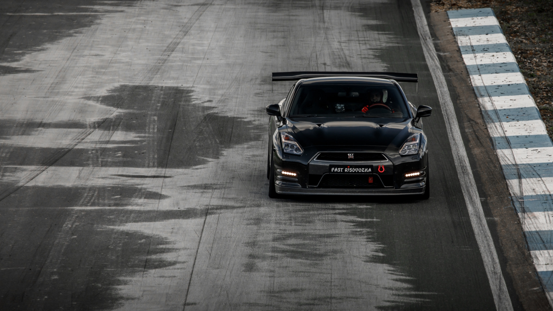 Nissan GT-R (R35) 3.8 бензиновый 2013 | Fast Rice Delivery на DRIVE2