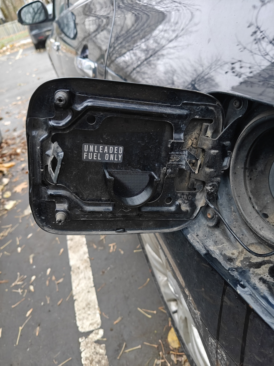 Крепление крышки от бензобака — Nissan Teana (J32), 2,5 л, 2009 года ...