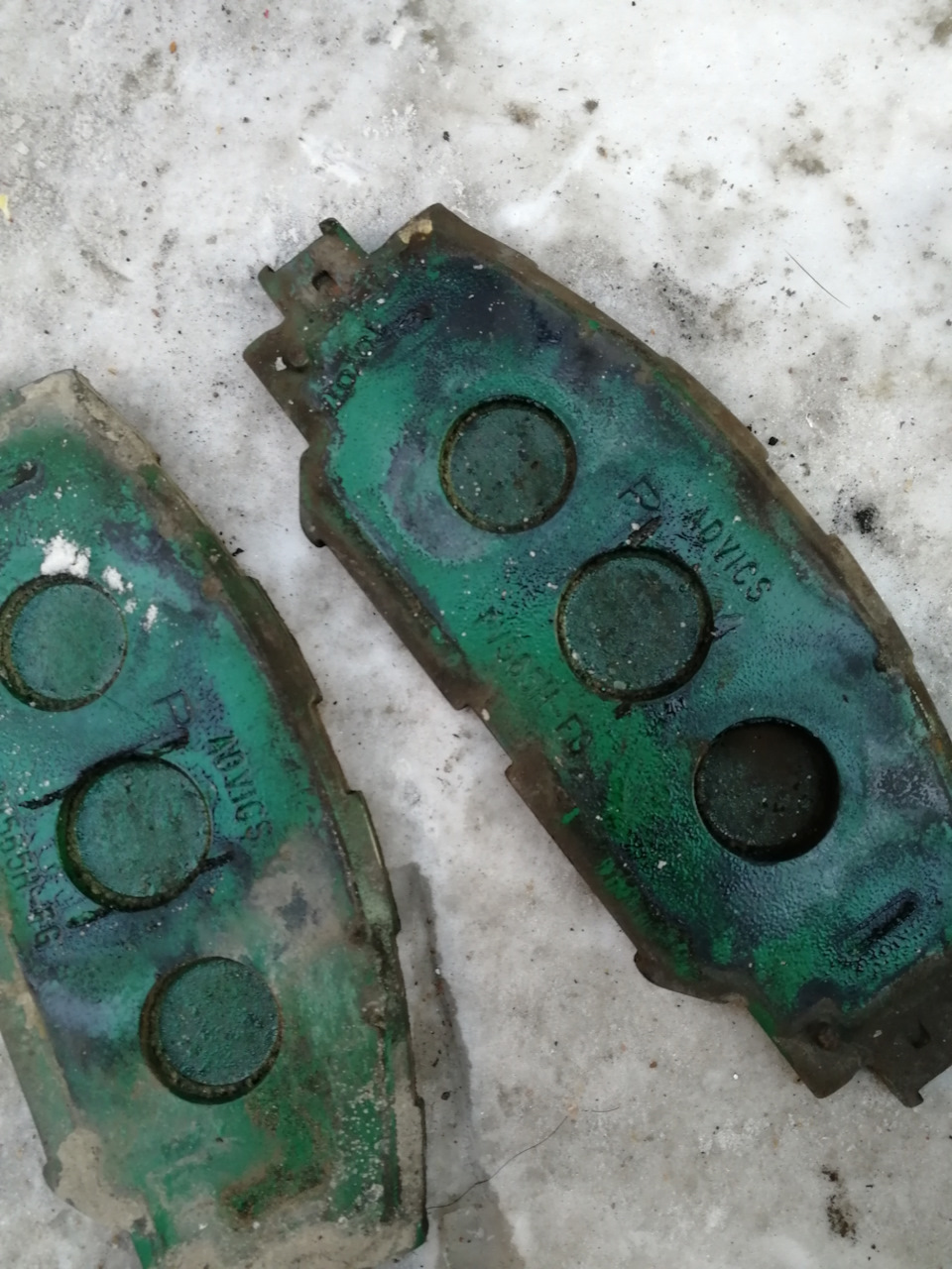 Замена колодок — Toyota Wish (AE20), 1,8 л., 2010 года | запчасти | DRIVE2