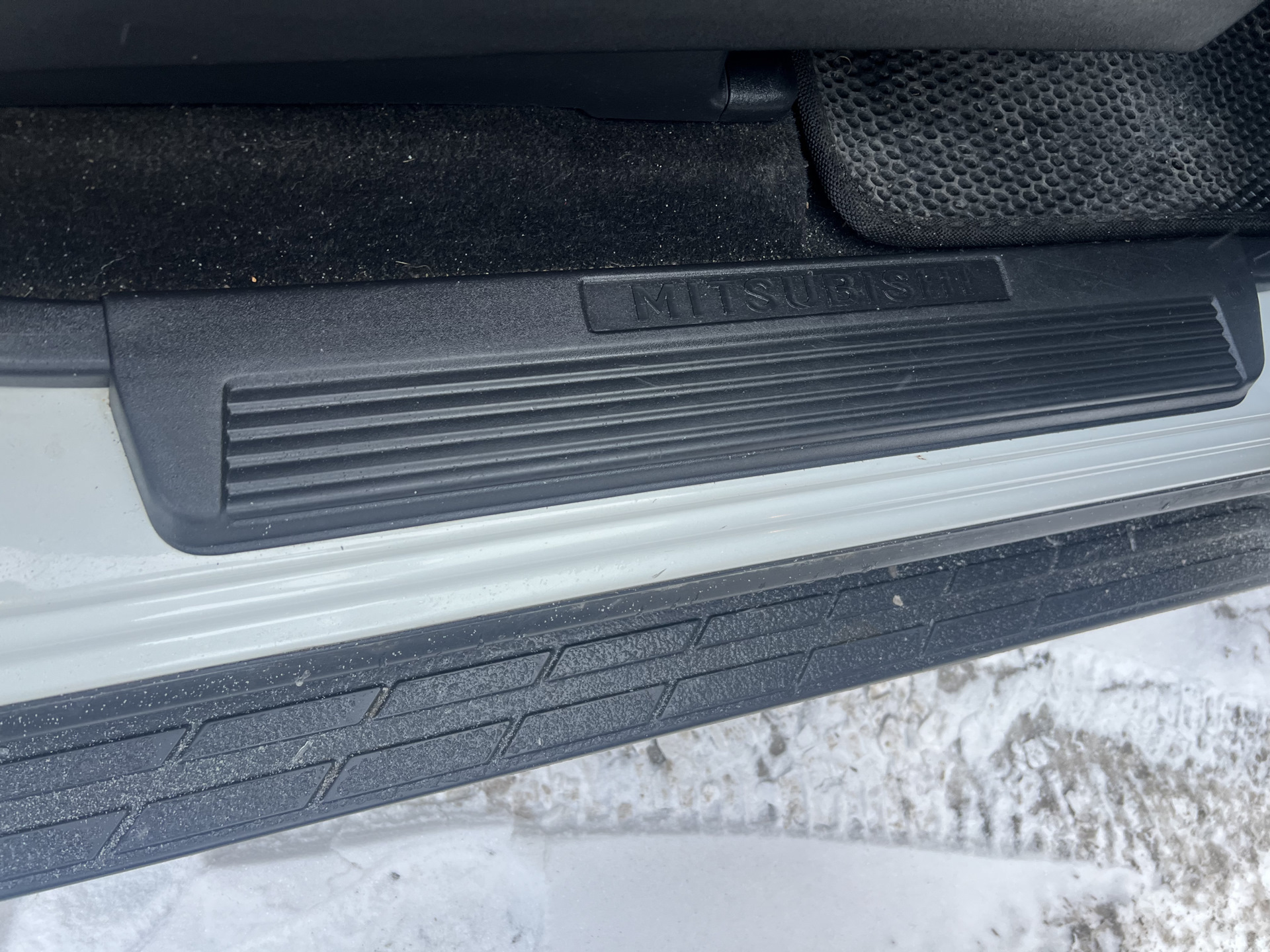 Промежуточный итог: Две недели с SHIMA Detailer Trim Recovery. Развеиваем мифы. — Mitsubishi ...