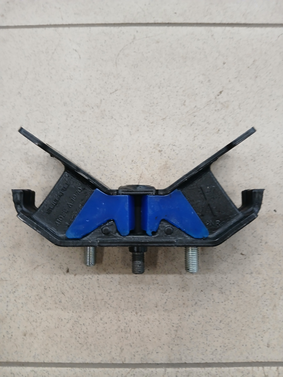 Опоры трансмиссии и двигателя — Subaru Outback (BR), 2,5 л, 2012 года ...