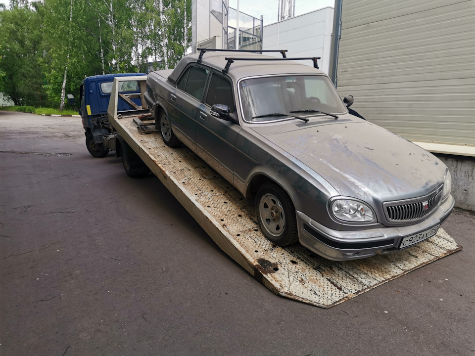 Забрал на эвакуаторе в сервис — ГАЗ 31105 2 4 л 2006 года визит на
