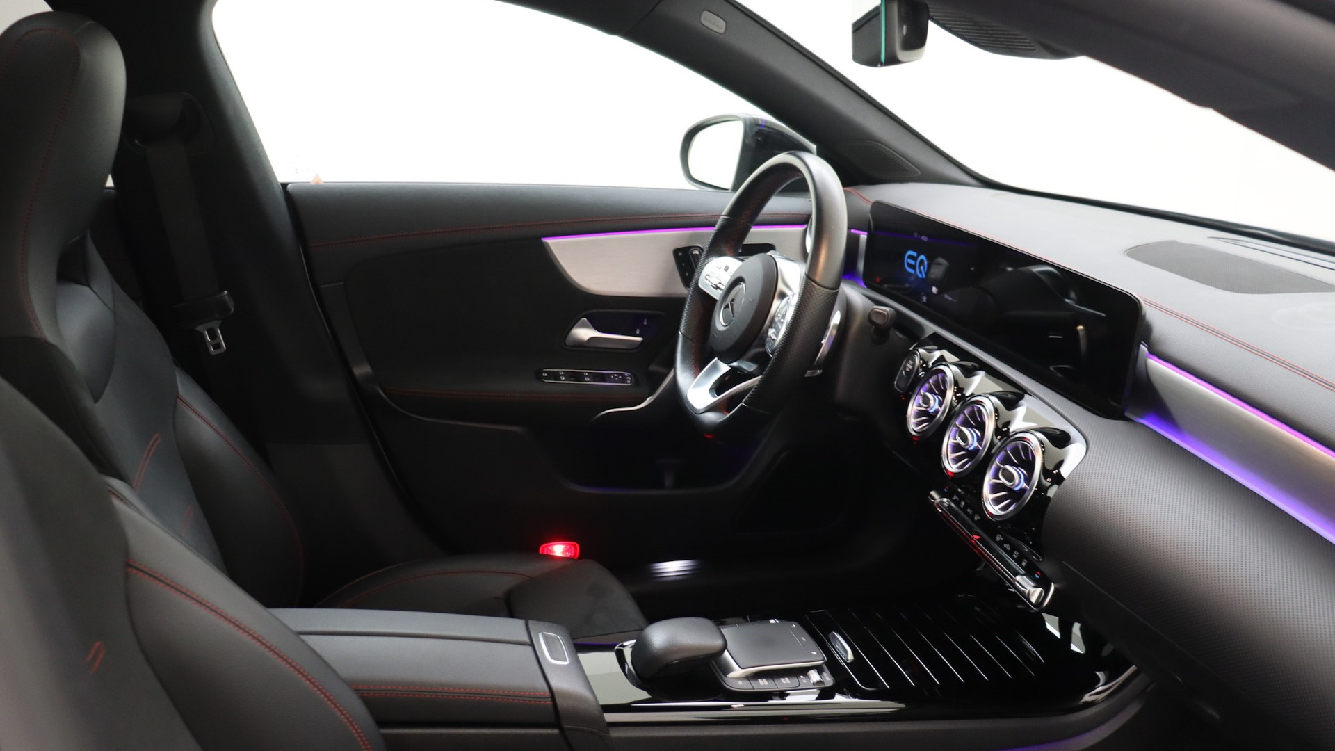 Mercedes-Benz CLA (C118) 1.3 гибридный (Plug-in) 2021 | 250e AMG line ...