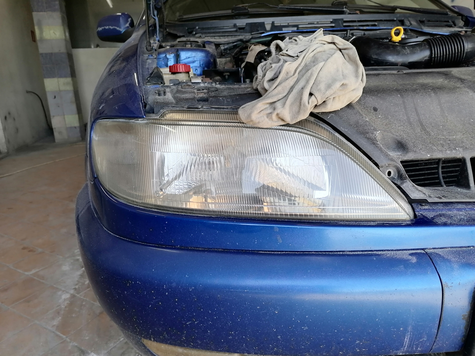 Фары после полировальной пасты — Citroen Xsara, 1,9 л, 2000 года ...