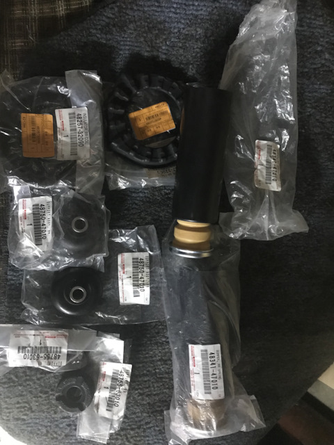 4875047010 Втулка заднего амортизатора комплект TOYOTA LEXUS | Запчасти ...