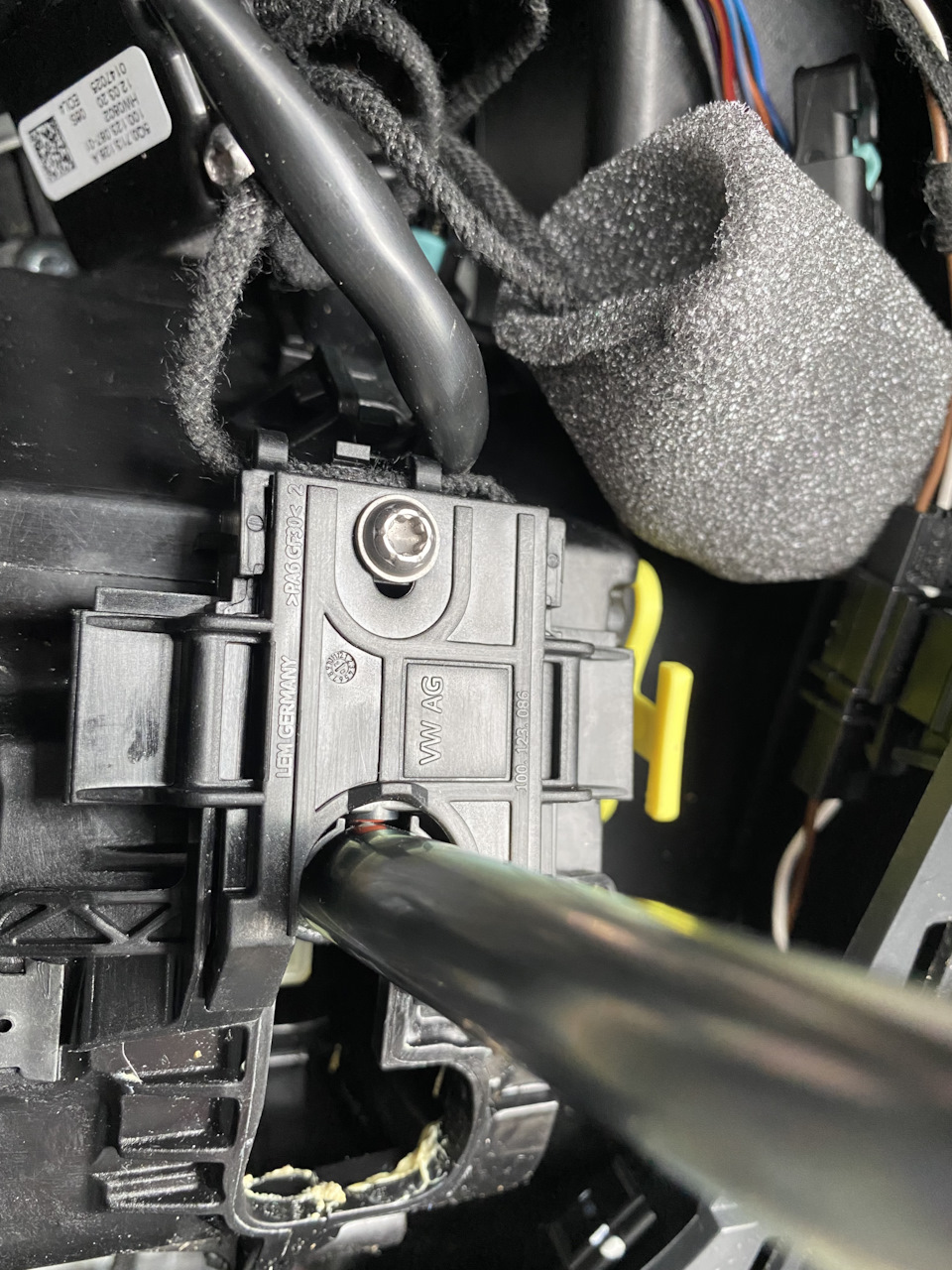 Внедрение микровыключателя 5Q0713128A — Skoda Octavia A7 Mk3, 1,4 л ...