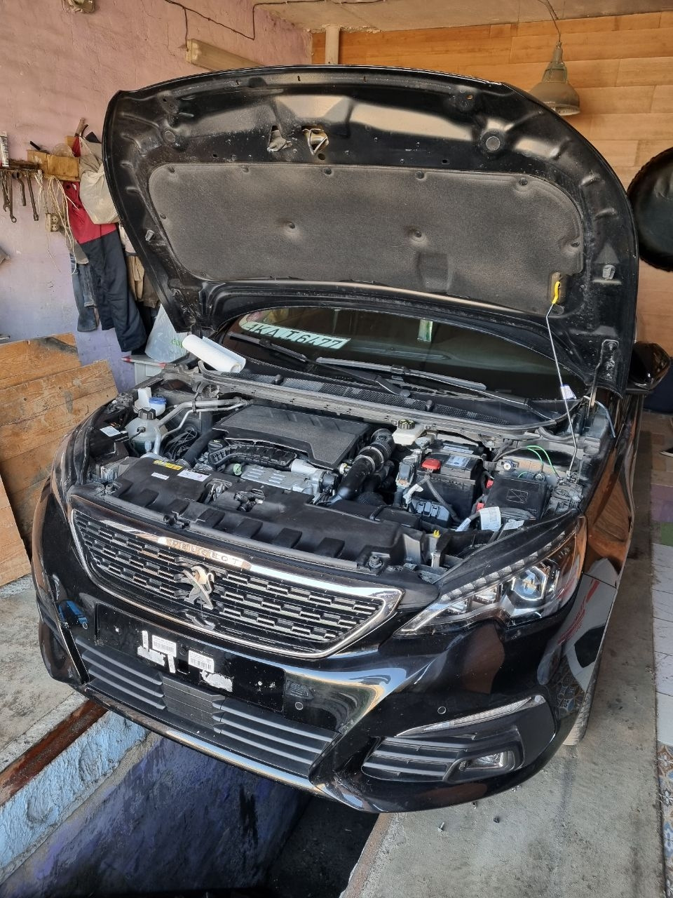 Первое обслуживание — Peugeot 308 SW (2G), 1,2 л, 2021 года | плановое ТО | DRIVE2