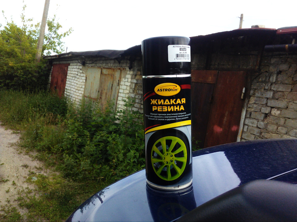 Шильдики в жидкую резину закатал. — Renault Sandero 2G, 1,6 л, 2016 ...