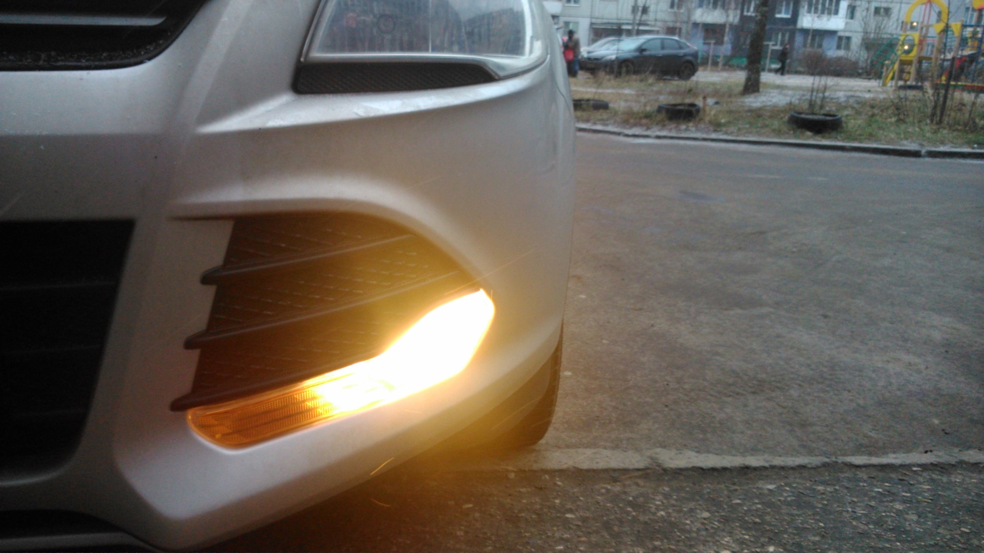 пленка на ПТФ — Ford Kuga (2G), 1,6 л, 2014 года | стайлинг | DRIVE2