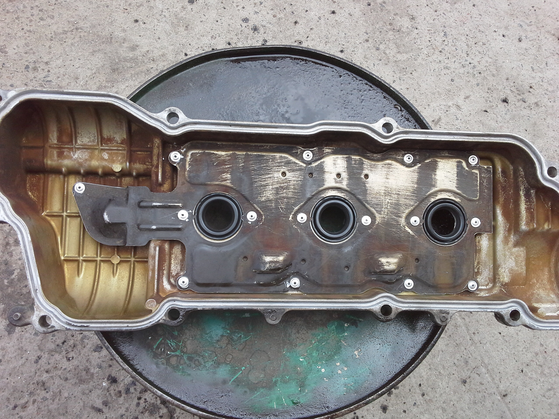 Клапанные крышки головок блока цилиндров — Lexus RX (2G), 3 л, 2004 ...