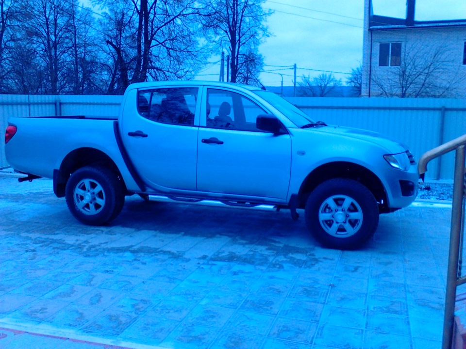 Пришло время зимней резины — Mitsubishi L200 (4G), 2,5 л, 2014 года ...