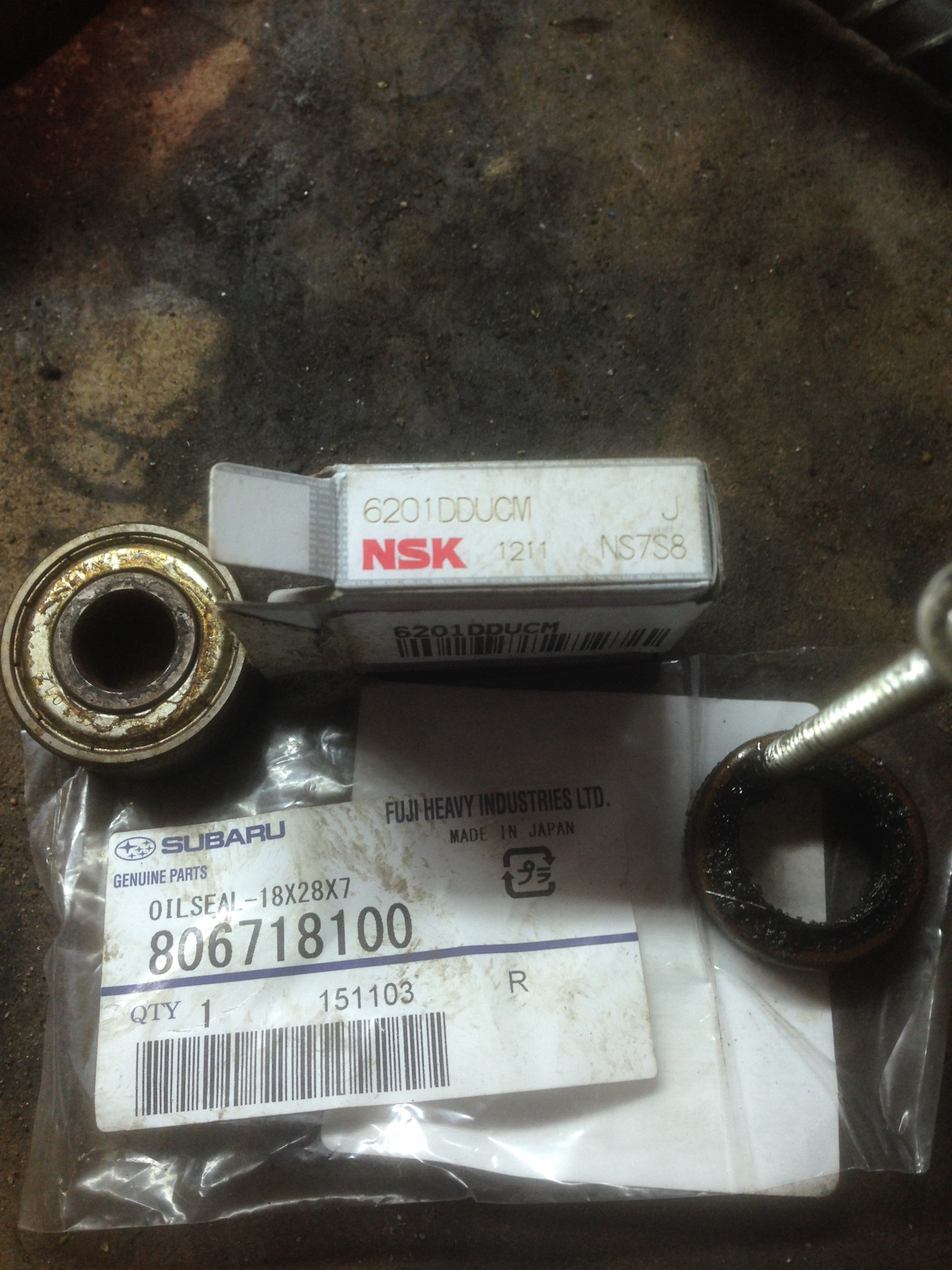 замена сальника кулисы и подшипника в маховике — Subaru SVX, 3,3 л ...