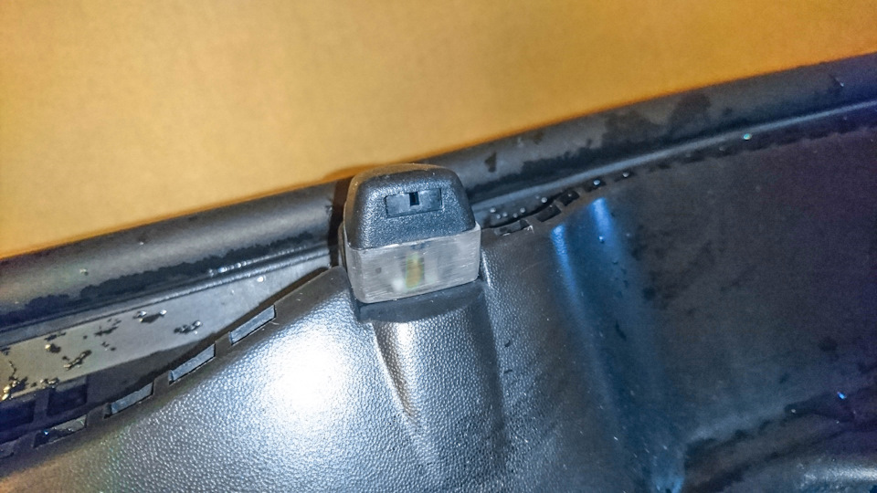 Установка форсунок омывателя от Honda и их обогрева — Subaru Forester ...