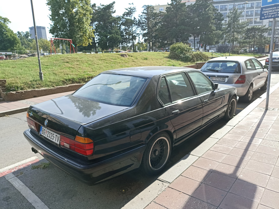 Встретил редкую BMW E32 Hartge. Белград, Сербия. — DRIVE2